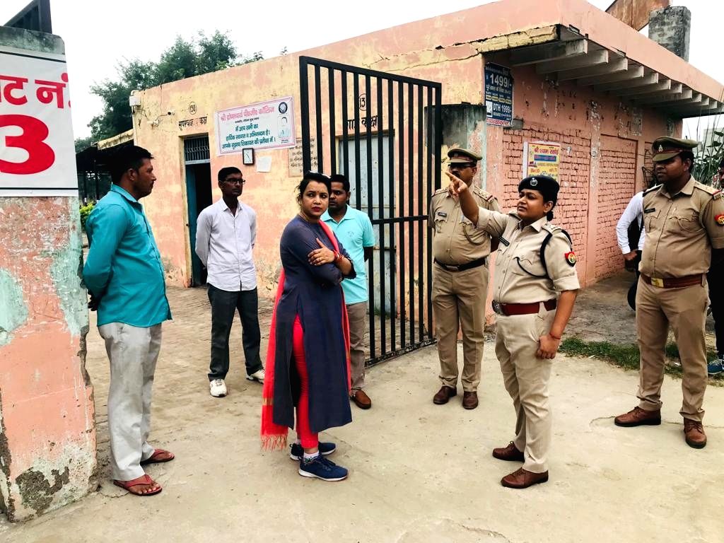 Free Photo: noida police anti romeo campaign, 66 people with warning ...
