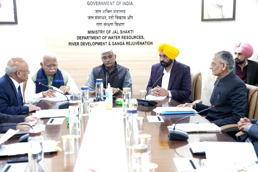 Free photo : Not even single drop of water to share with Haryana: Punjab CM