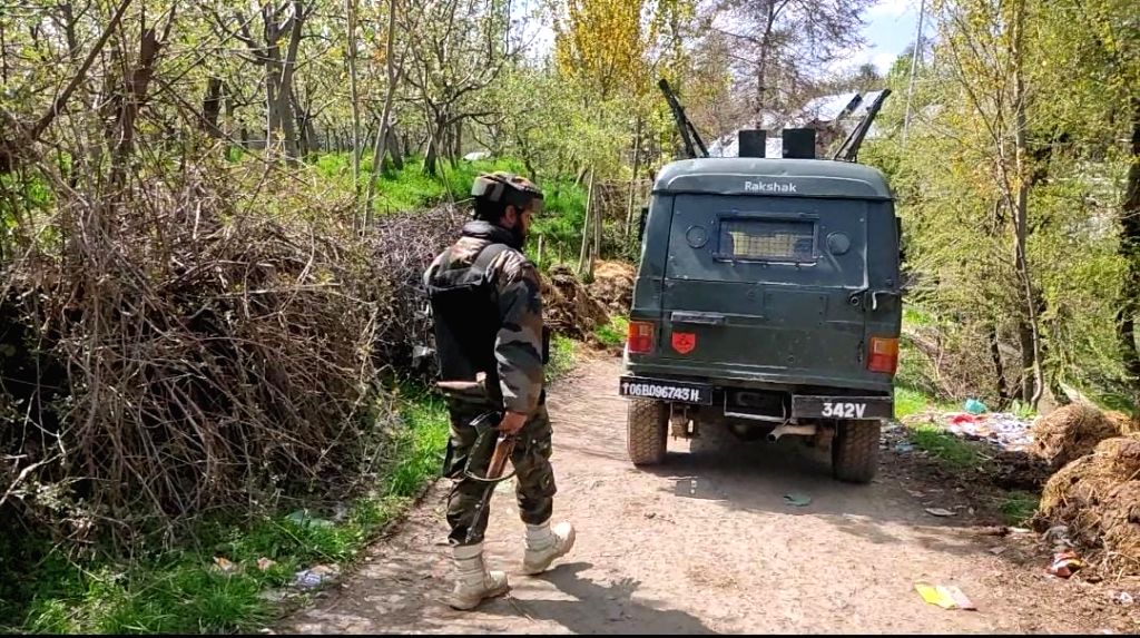 Srinagar : One terrorist has been killed in an ongoing encounter ...