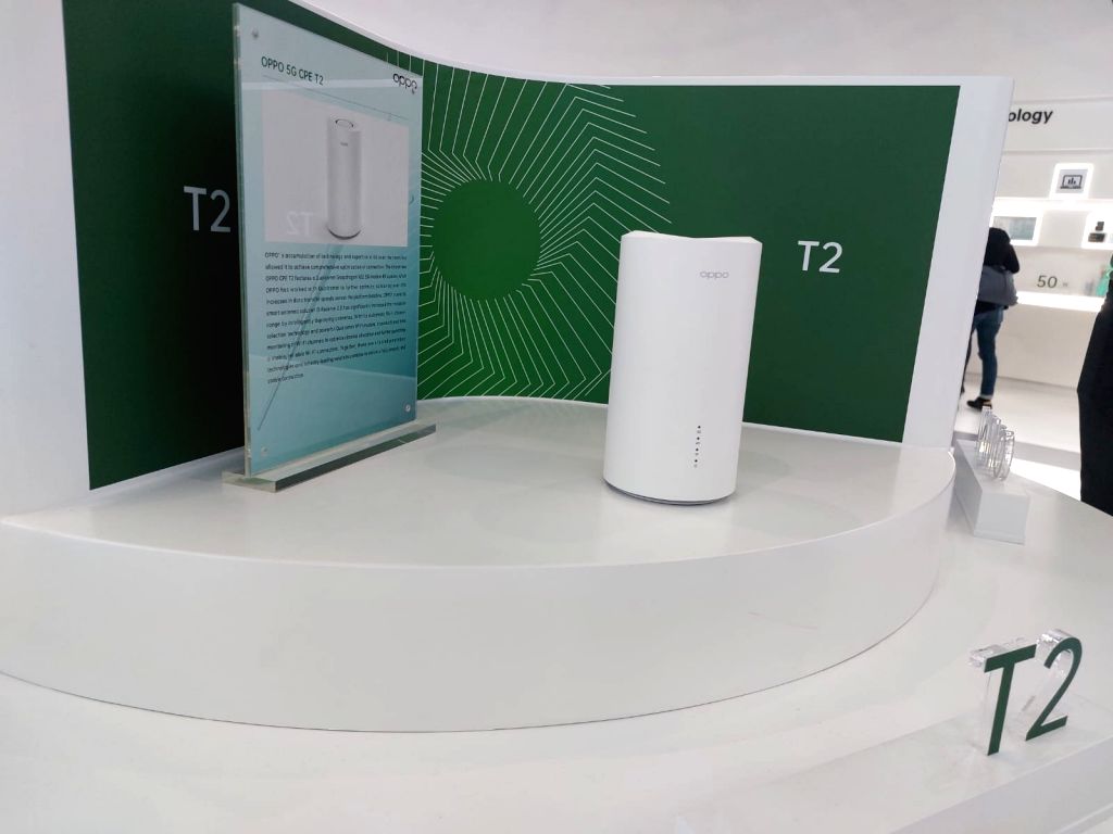 Free Photo:OPPO introduces new 5G hub built for internet
