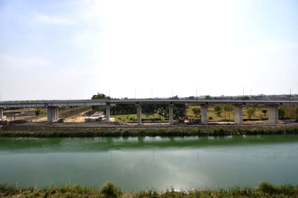 Free Photo:Outer ring road.