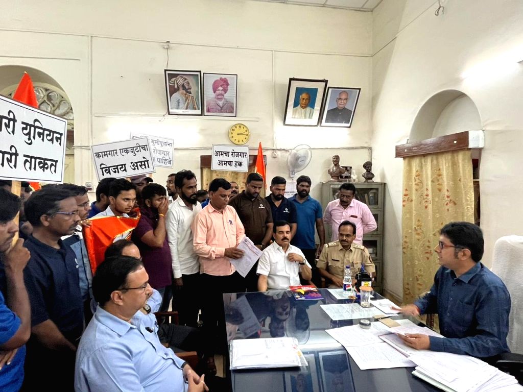 Free Photo : Over 250 sacked contract employees of the L&T defence.