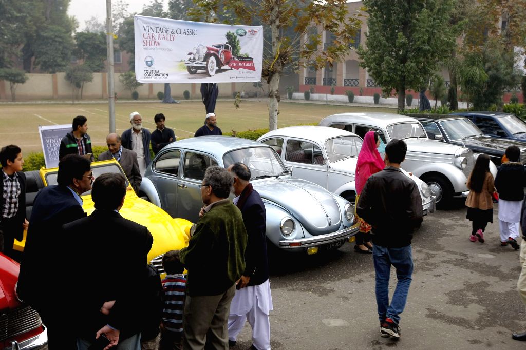 PAKISTAN-PESHAWAR-VINTAGE CAR-SHOW
