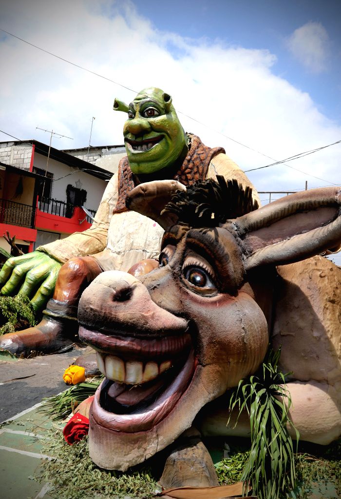 ECUADOR-GUAYAQUIL-NEW YEAR-DOLLS