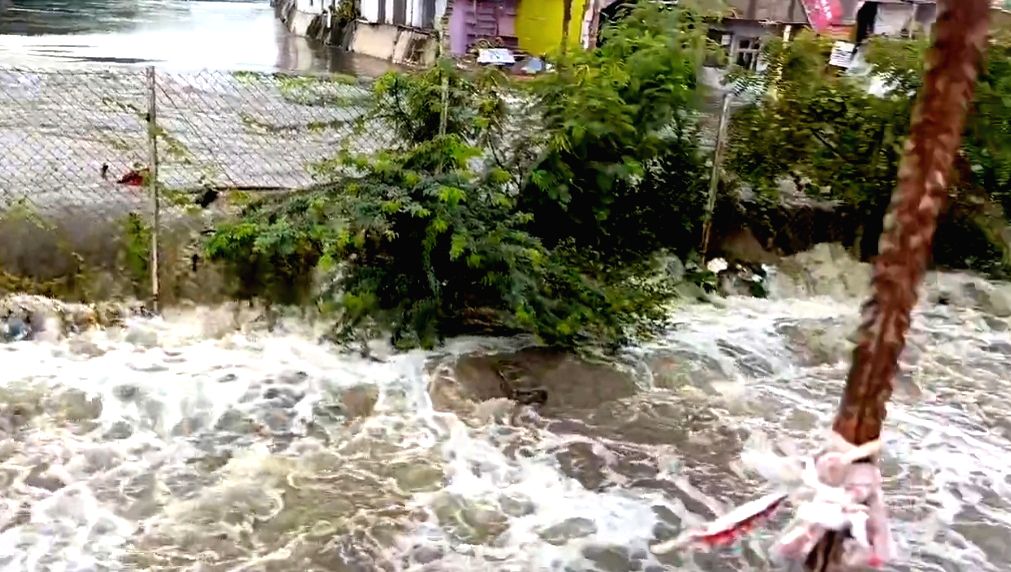 Free Photo :Parts of Anantapur town inundated after heavy rains