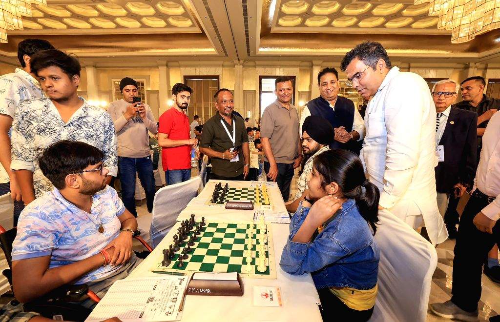 Parvesh Verma Visits Delhi International Chess Tournament