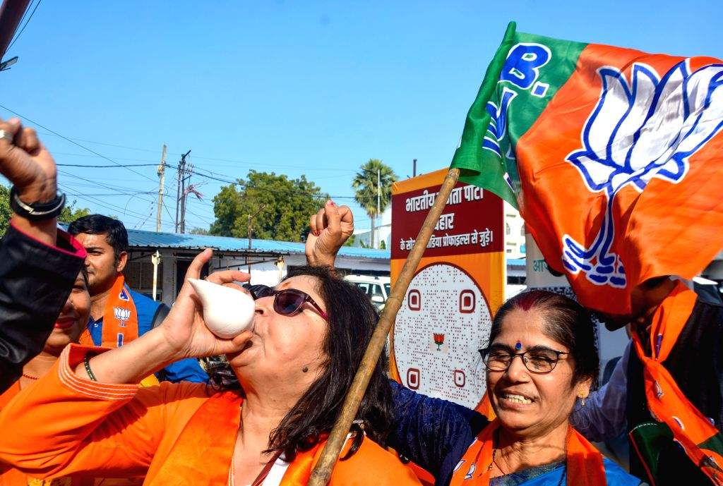 Patna : BJP Workers celebrate their party's lead during counting of ...