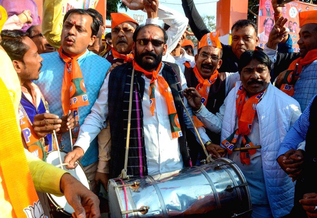 Patna : BJP Workers celebrate their party's lead during counting of ...