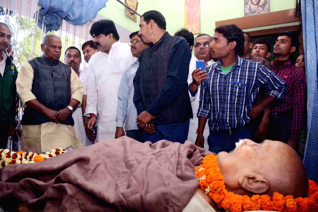 Manjhi pays tribute to former Bihar CM Ram Sundar Das