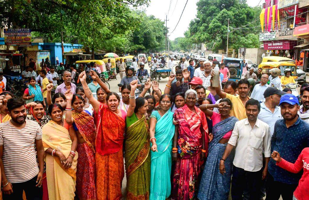 Locals Protest Dirty Water Supply by Municipal Corporation