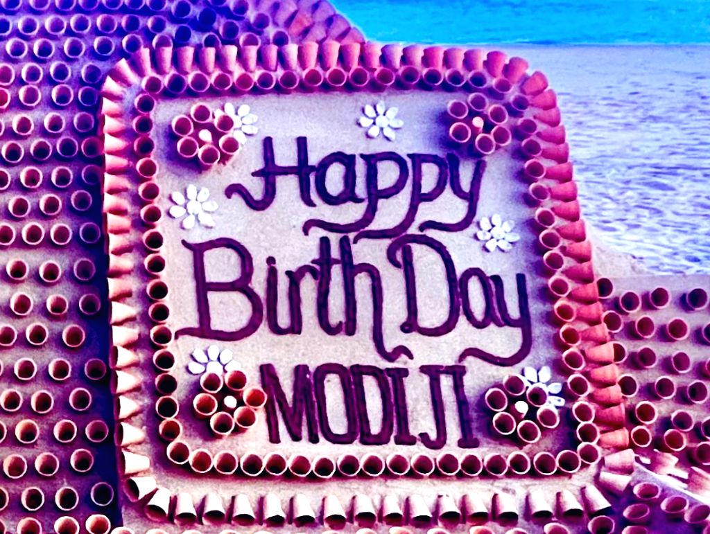 Sudarshan Pattnaik creates sand art of Modi with 1,213 mud tea cups