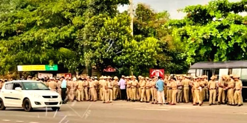 People gear up to remove illegal tollgate in K'taka; security tightened