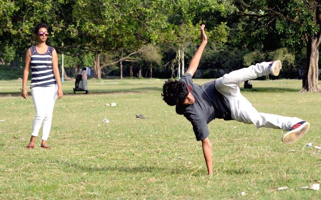 B-boying at Maidan