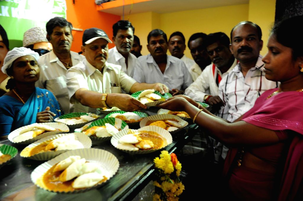Idli for Re. 1 at Amma's Mess