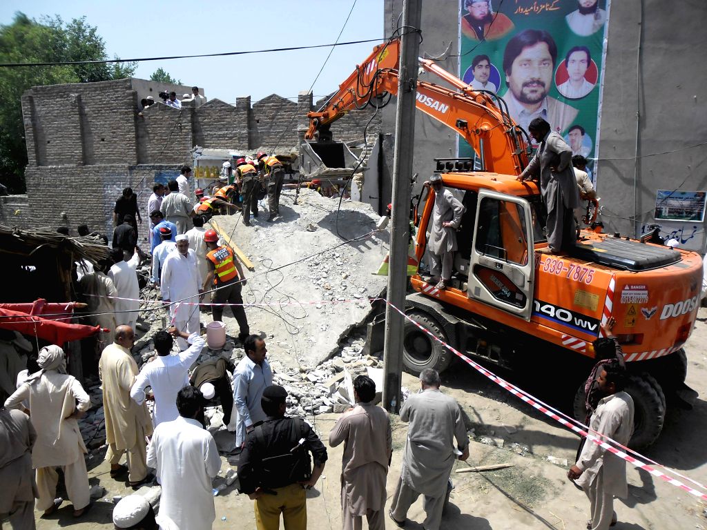 PAKISTAN-PESHAWAR-BUILDING-COLLAPSE
