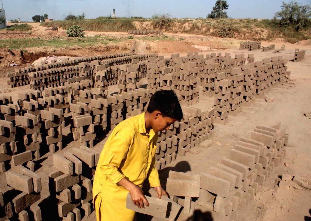 PAKISTAN-PESHAWAR-BRICK FACTORY-WORKERS