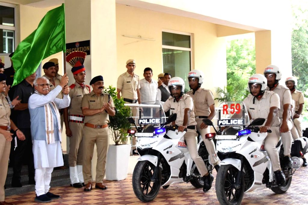 Free Photo: Pics : Gurugram Police launches E-Beat system to prevent crime