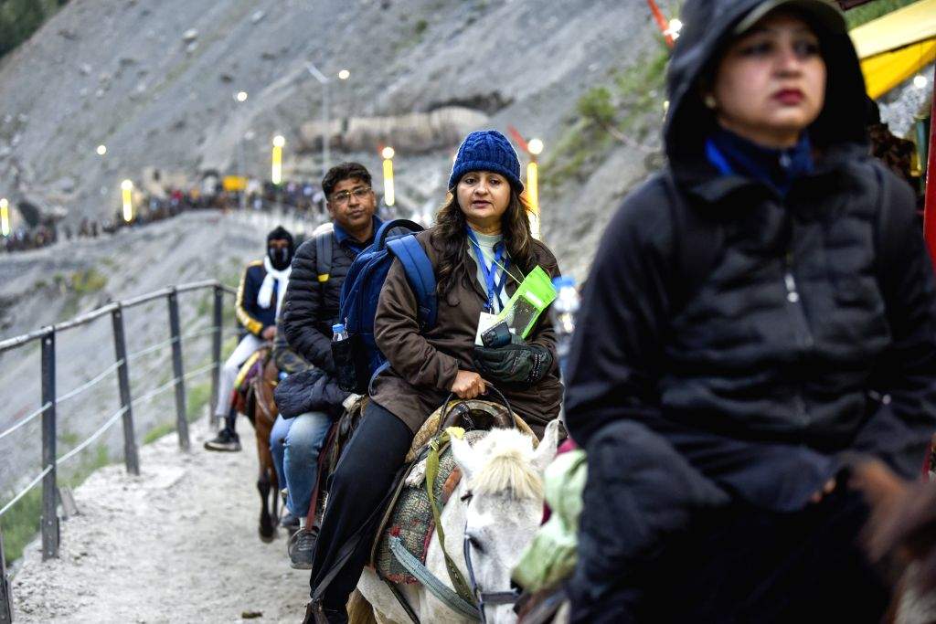 Pilgrims Proceed on Amarnath Yatra from Baltal