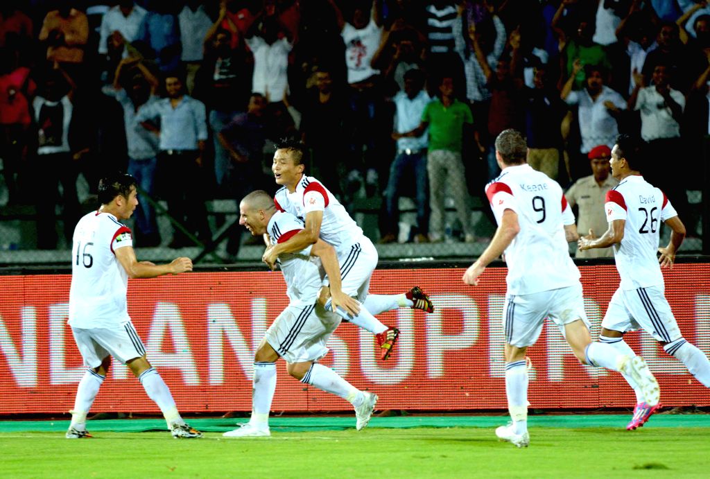 ISL- NorthEast United FC (White) vs Kerala Blasters