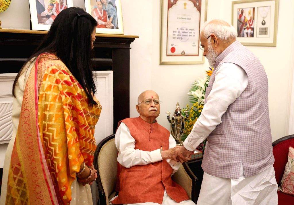 PM Modi Greets L.K. Advani on Birthday