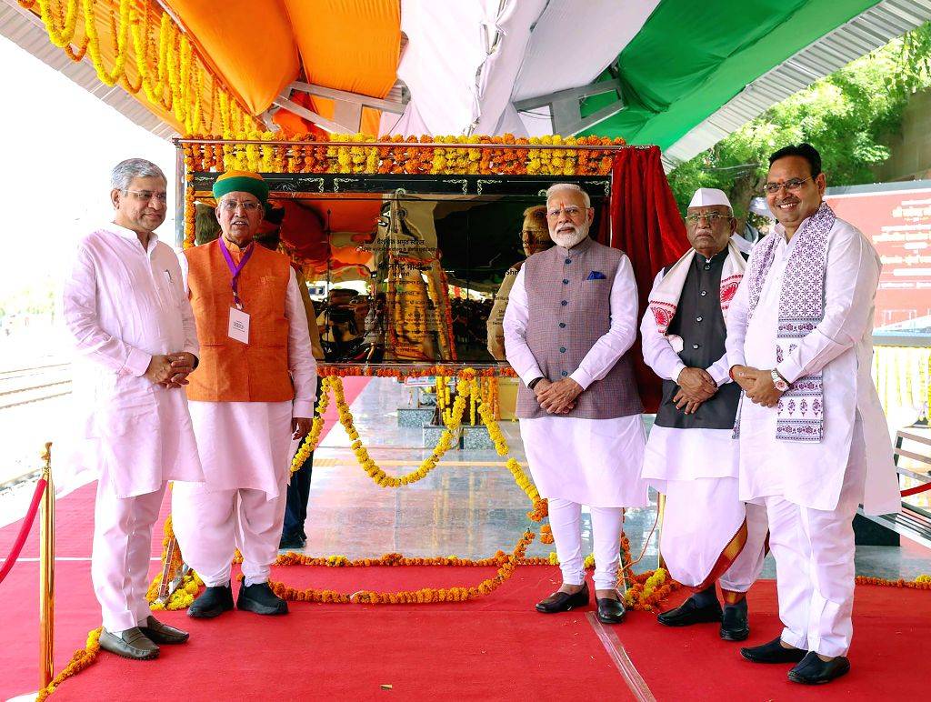 PM Modi Inaugurates redeveloped Amrit Bharat Deshnoke Station, flags ...