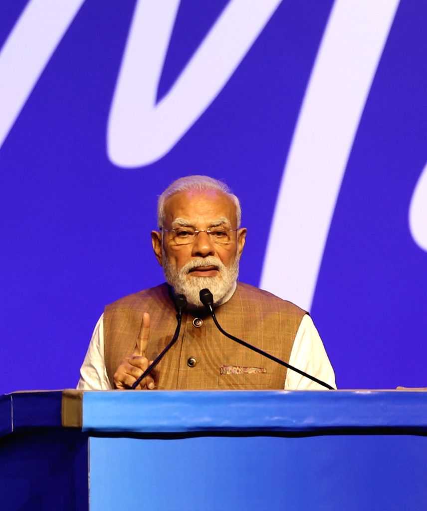 PM Modi interacts with Indian community in Paris