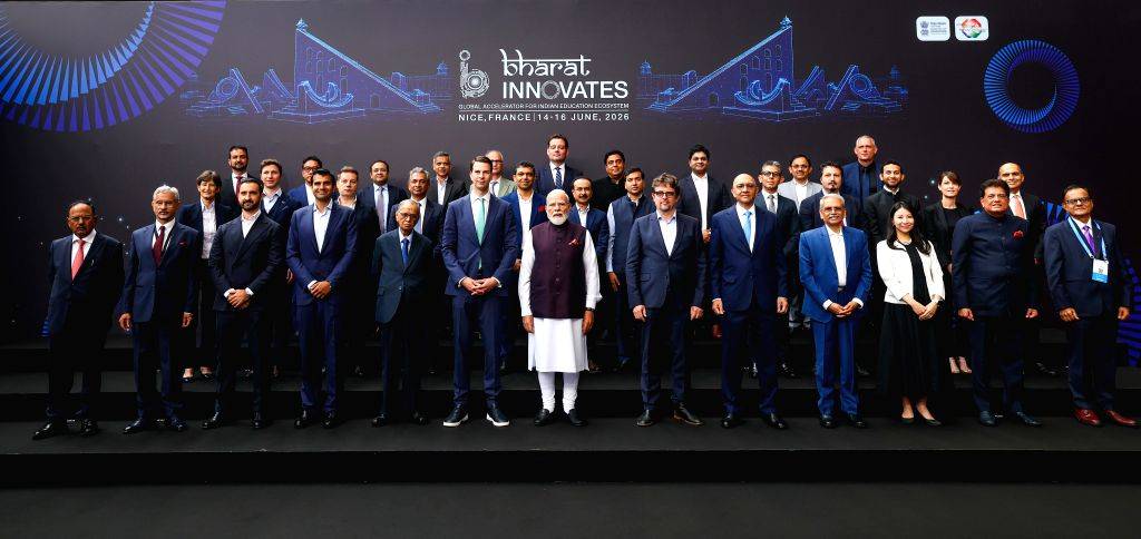 PM Modi Interacts with Venture Capitalists in France