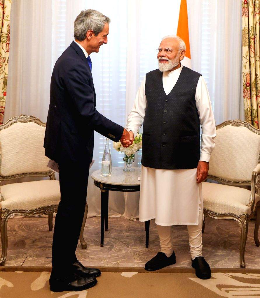 PM Modi Meets Saint-Gobain CEO Benoit Bazin