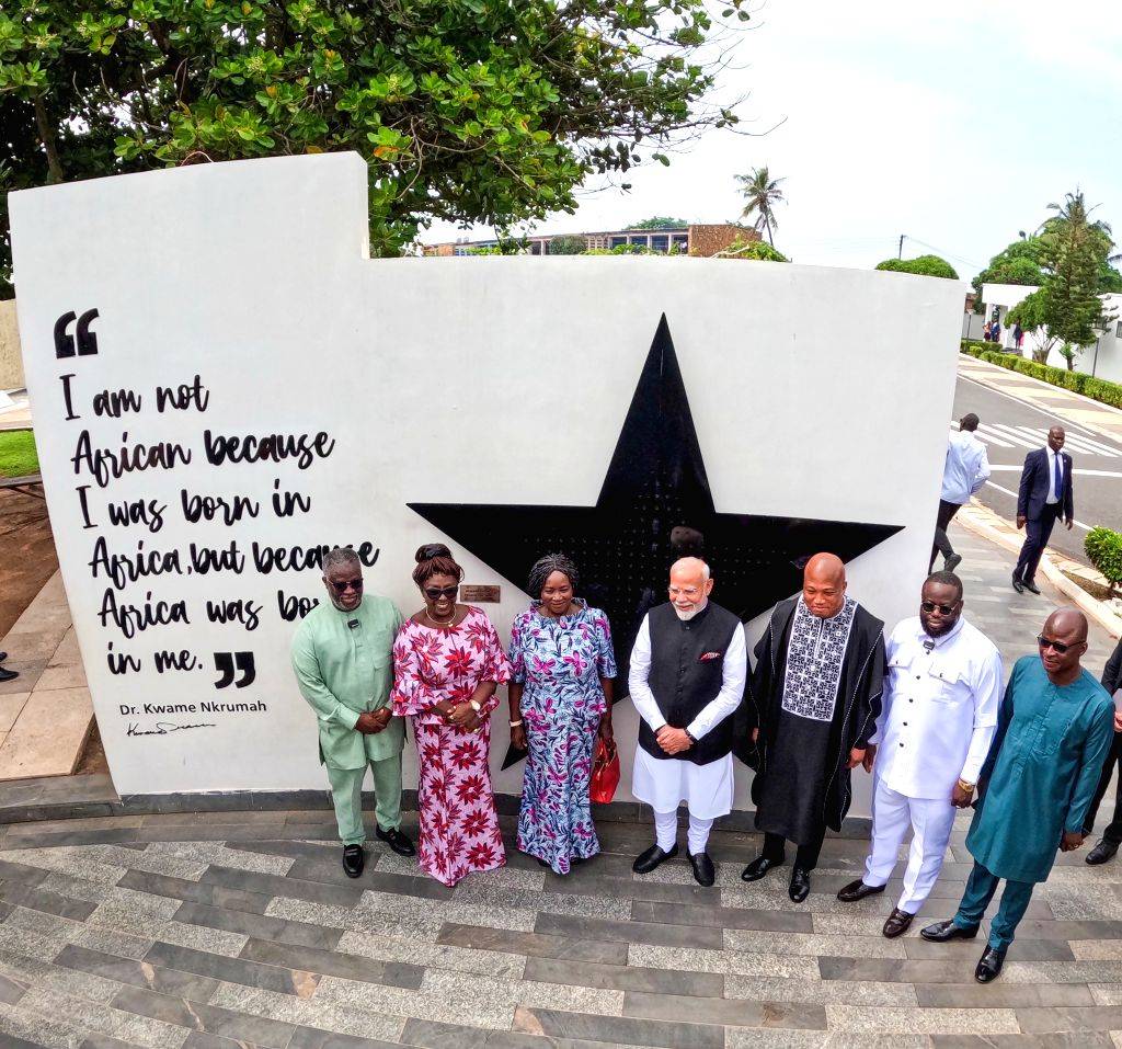 PM Modi Pays Tribute at Kwame Nkrumah Memorial Park