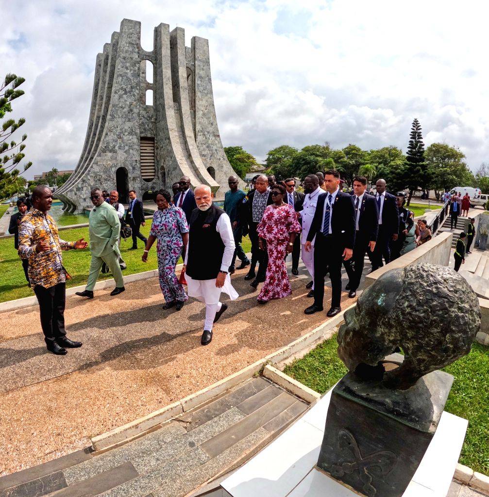 PM Modi Pays Tribute at Kwame Nkrumah Memorial Park
