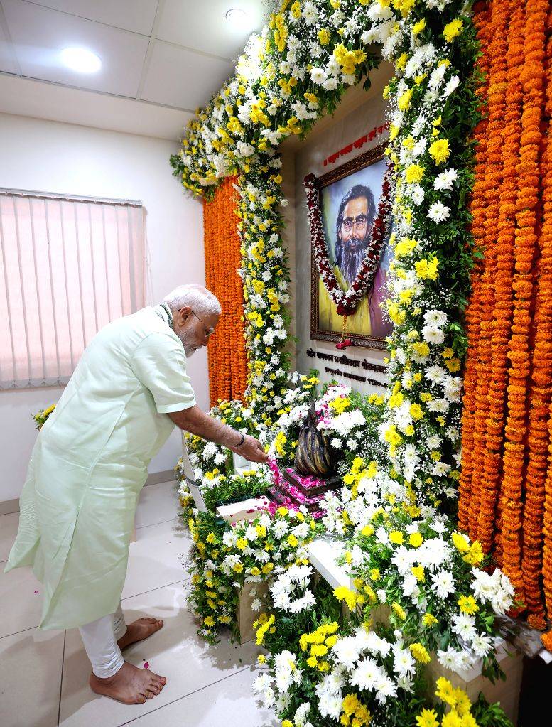 PM Modi pays tribute to Shri Madhavrao Sadashivrao Golwalkar ‘Guruji’