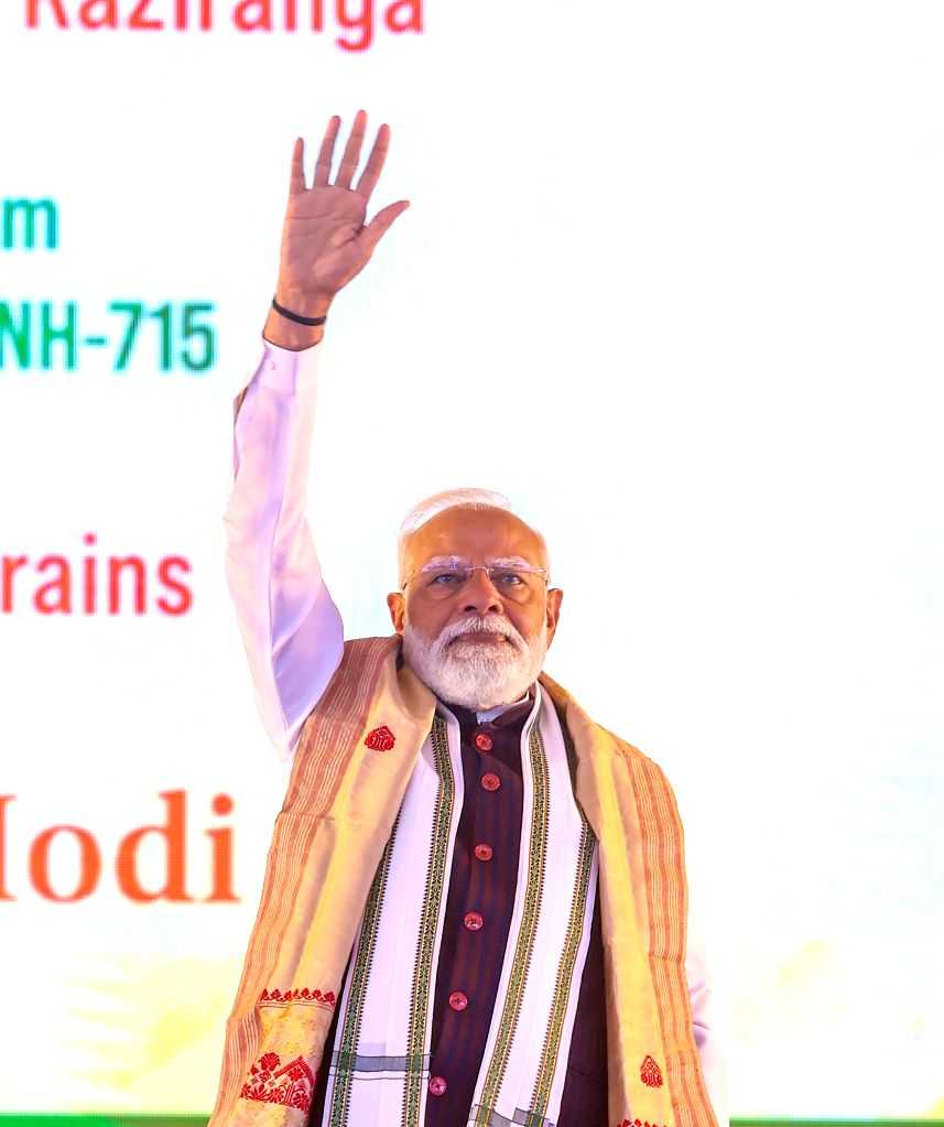 PM Modi Performs Bhoomi Poojan of Elevated Corridor Project