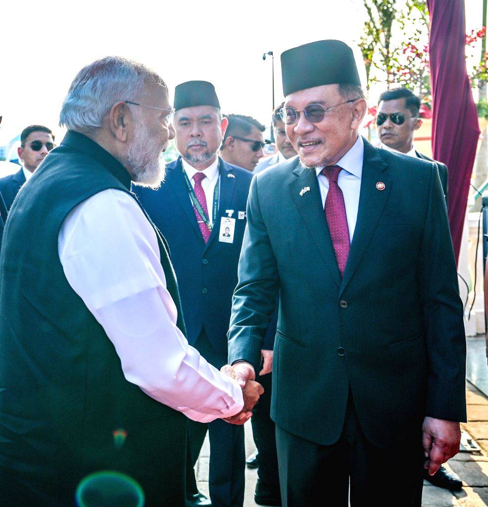 PM Modi Receives Ceremonial Welcome in Kuala Lumpur