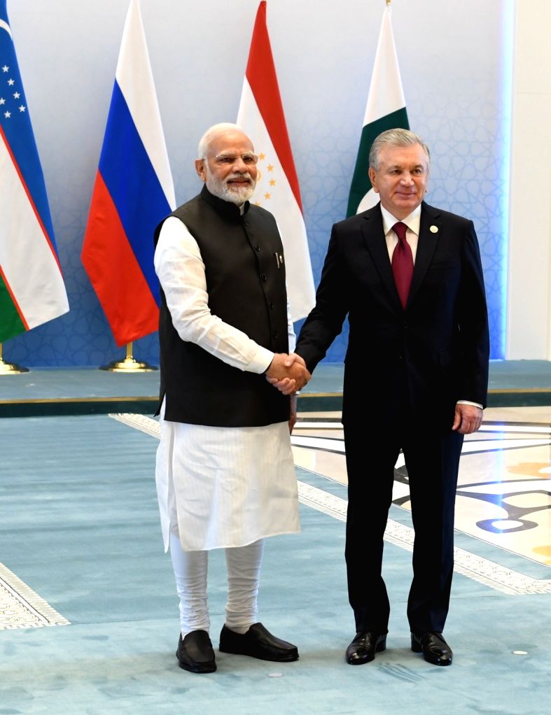 Free photo :PM Narendra Modi at the SCO Summit in Samarkand, Uzbekistan