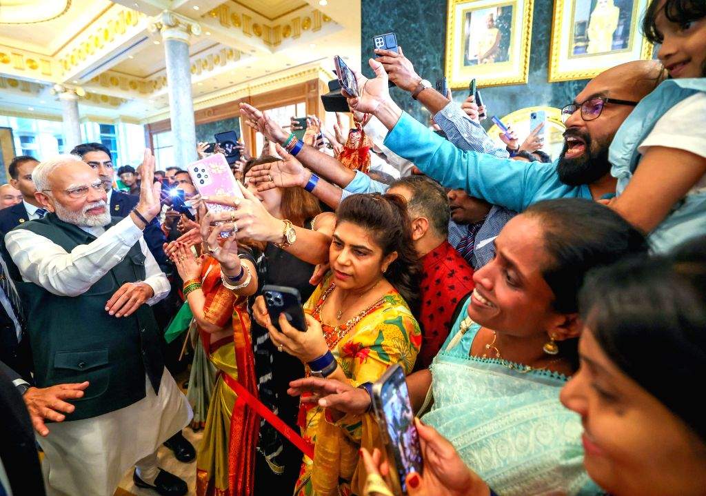 PM Narendra Modi receives a warm welcome from the Indian community upon ...