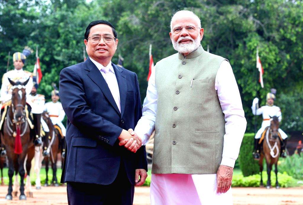 PM Narendra Modi with Vietnamese PM Pham Minh Chinh during the ...