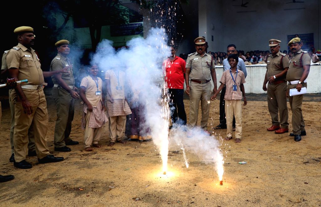 Police organises workshop for school kids to demonstrate safe use of ...