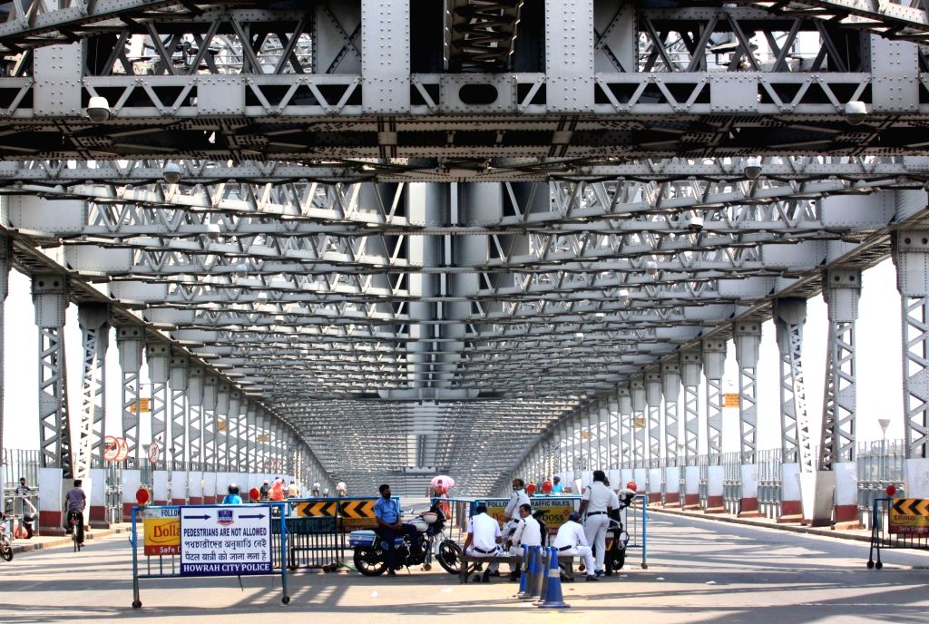 Security beefed up at Howrah Bridge during lockdown