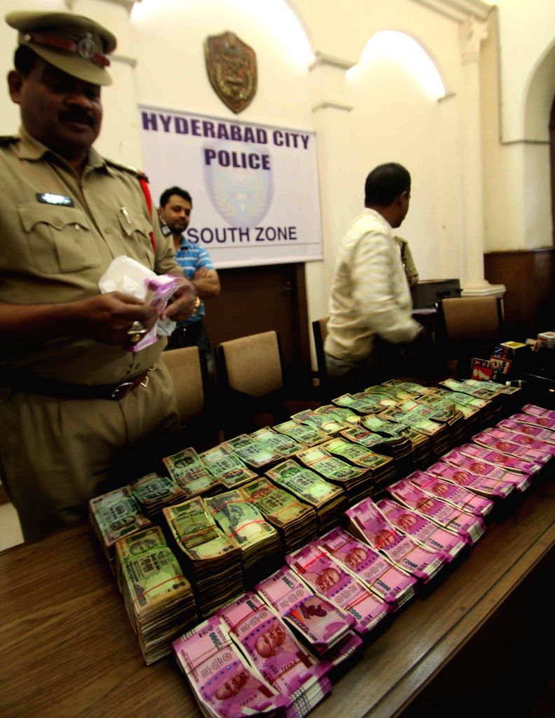 34 lakh new currency notes ceased in Hyderabad