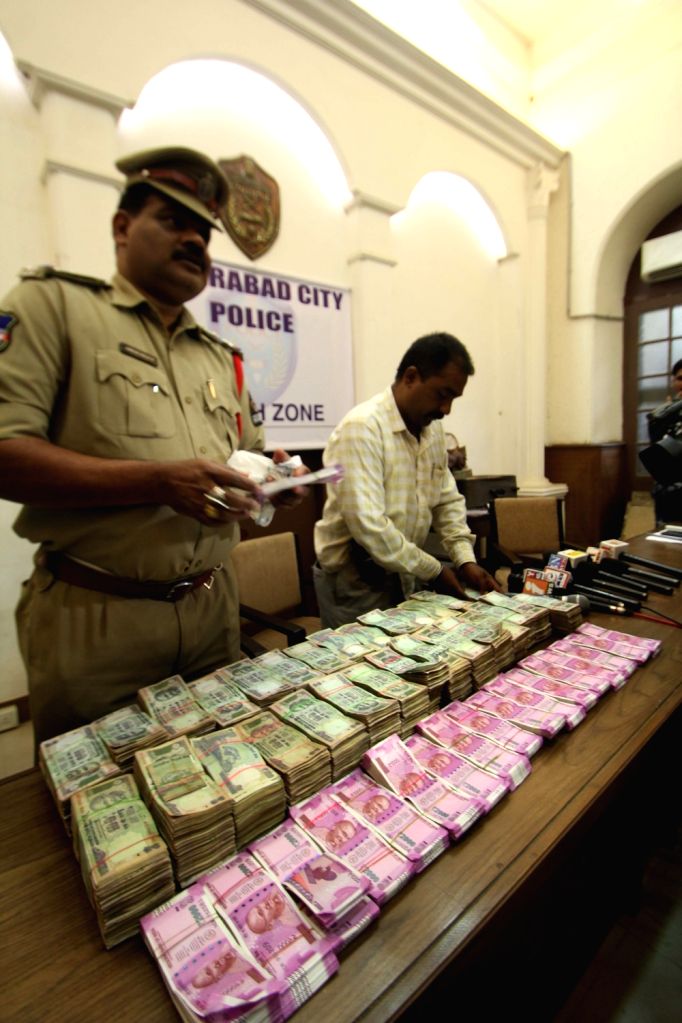 34 lakh new currency notes ceased in Hyderabad