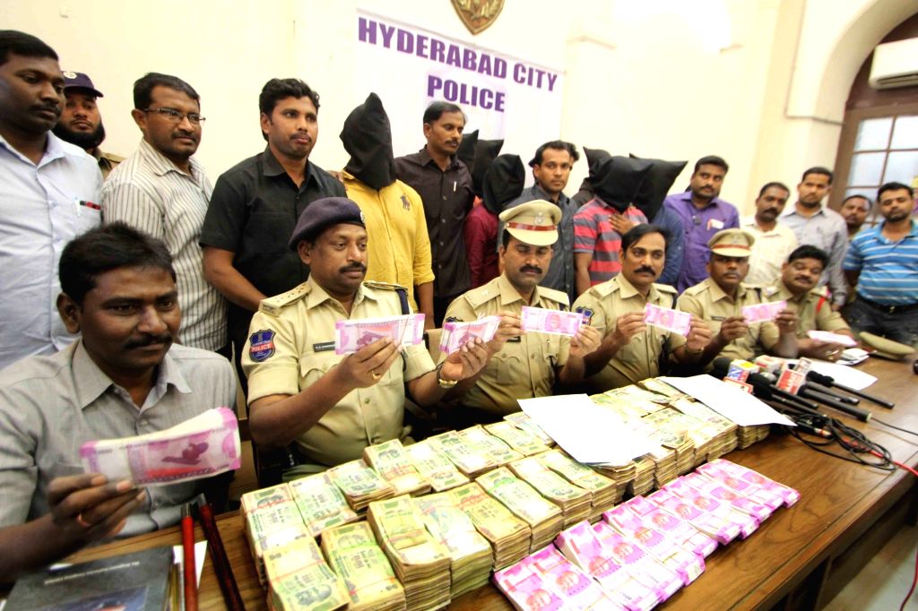 34 lakh new currency notes ceased in Hyderabad