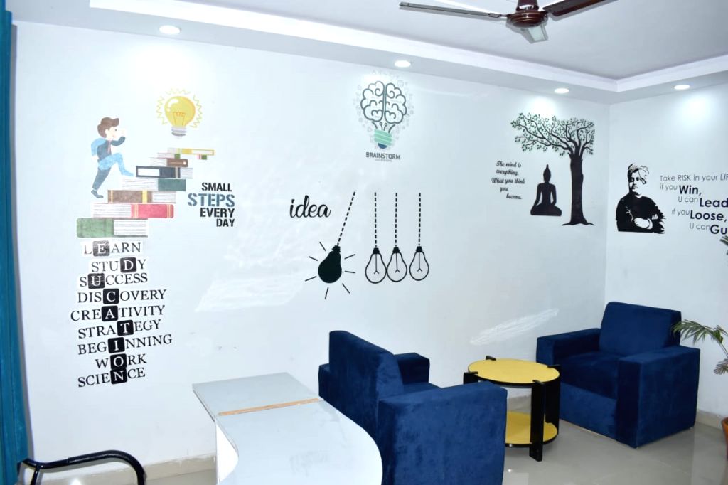 Free photo : Police Station has a book library