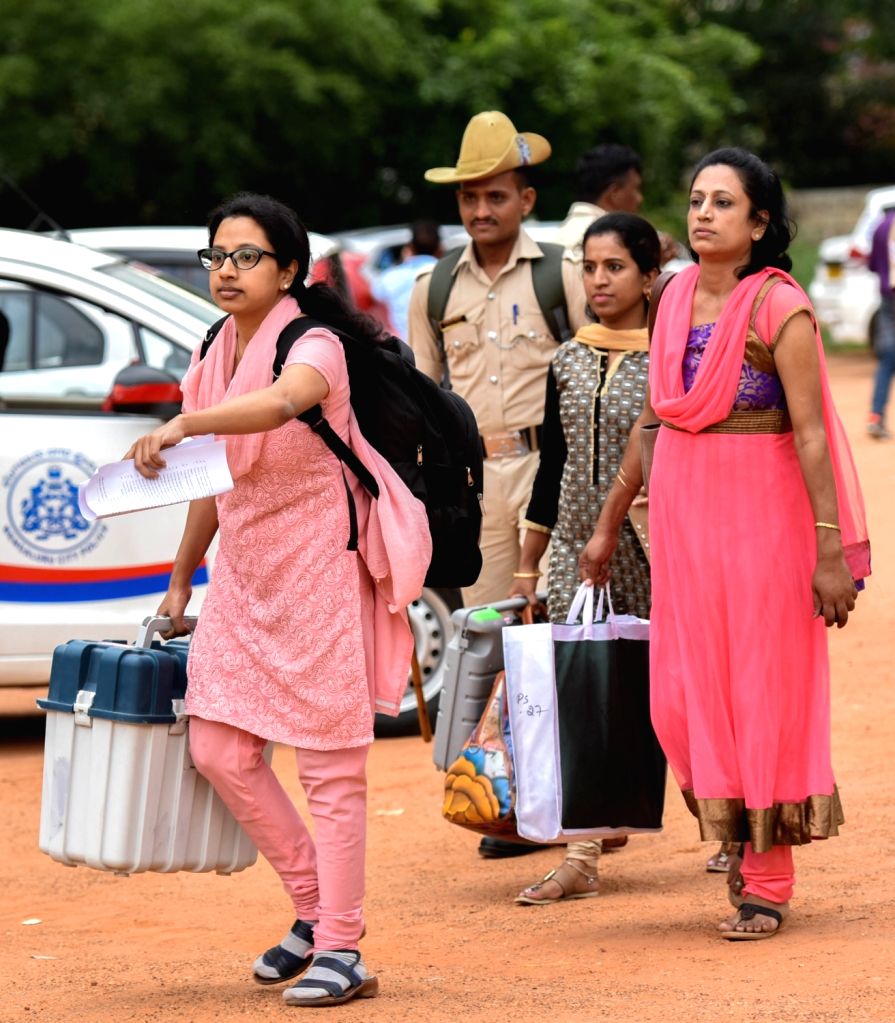 Karnataka Assembly polls - polling personnel