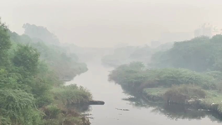 Free Photo: Pollution in hazardous condition, AQI beyond 400, 4 phases ...