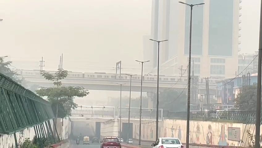 Free Photo: Pollution in hazardous condition, AQI beyond 400, 4 phases ...