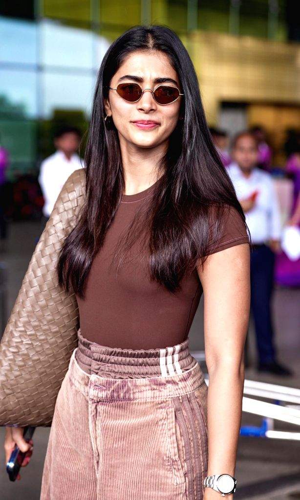 Pooja Hegde Spotted at Mumbai Airport