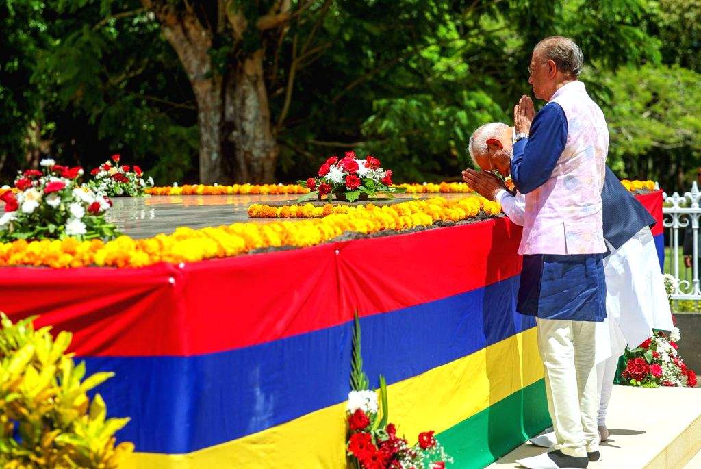 Port Louis: PM Modi and PM of Mauritius Navinchandra Ramgoolam at Sir ...