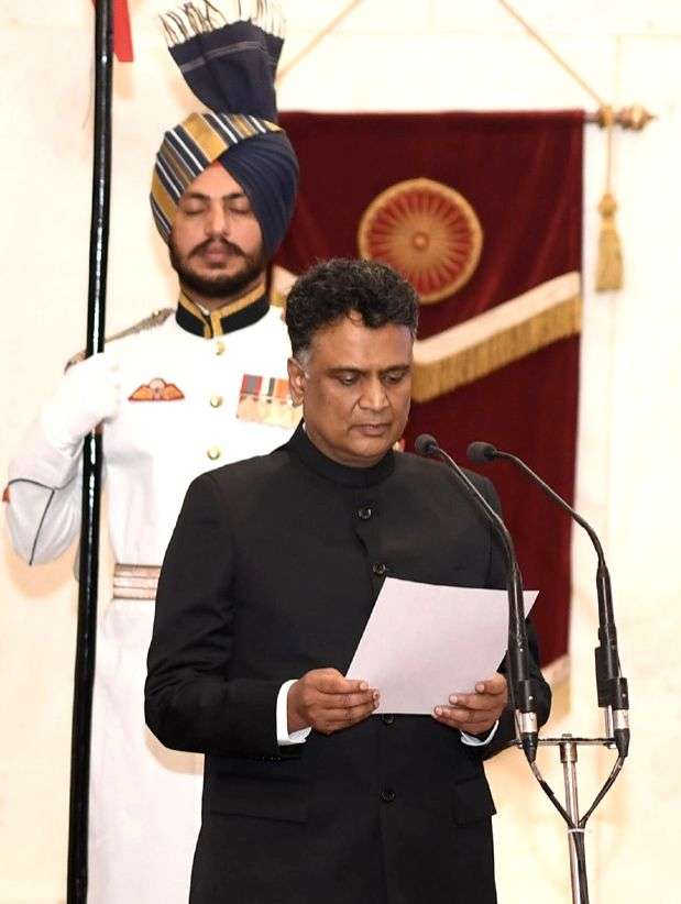 President Droupadi Murmu administers the oath to K Sanjay Murthy