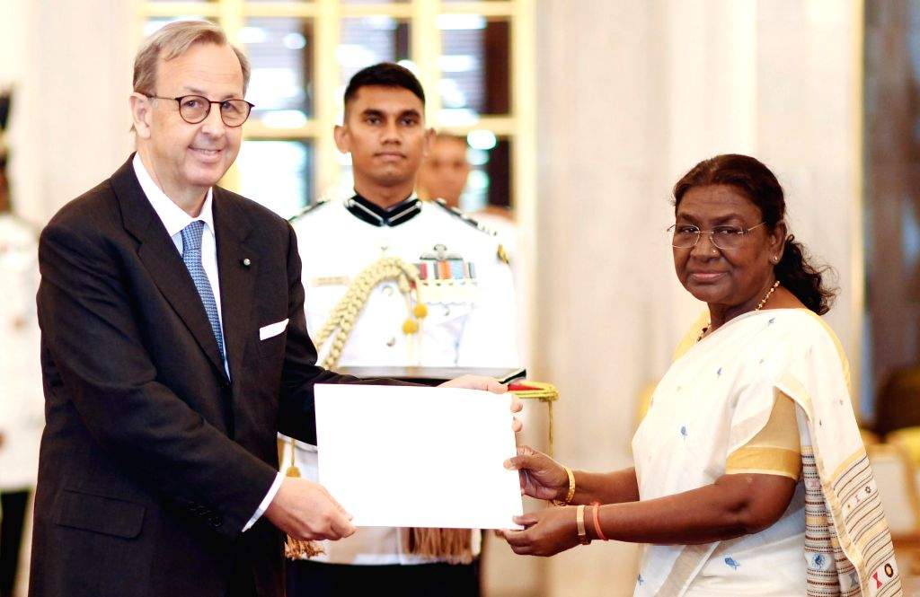 President Droupadi Murmu receives credentials from Country's Ambassador ...