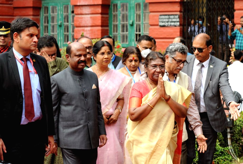 President Droupadi Murmu with West Bengal Governor C.V. Ananda Bose ...